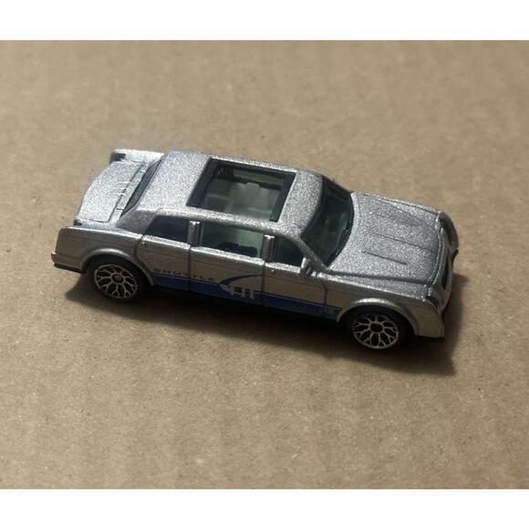 MATCHBOX | Toys | Matchbox Limo Hero City 64 Scale Limousine Shuttle 32 ...